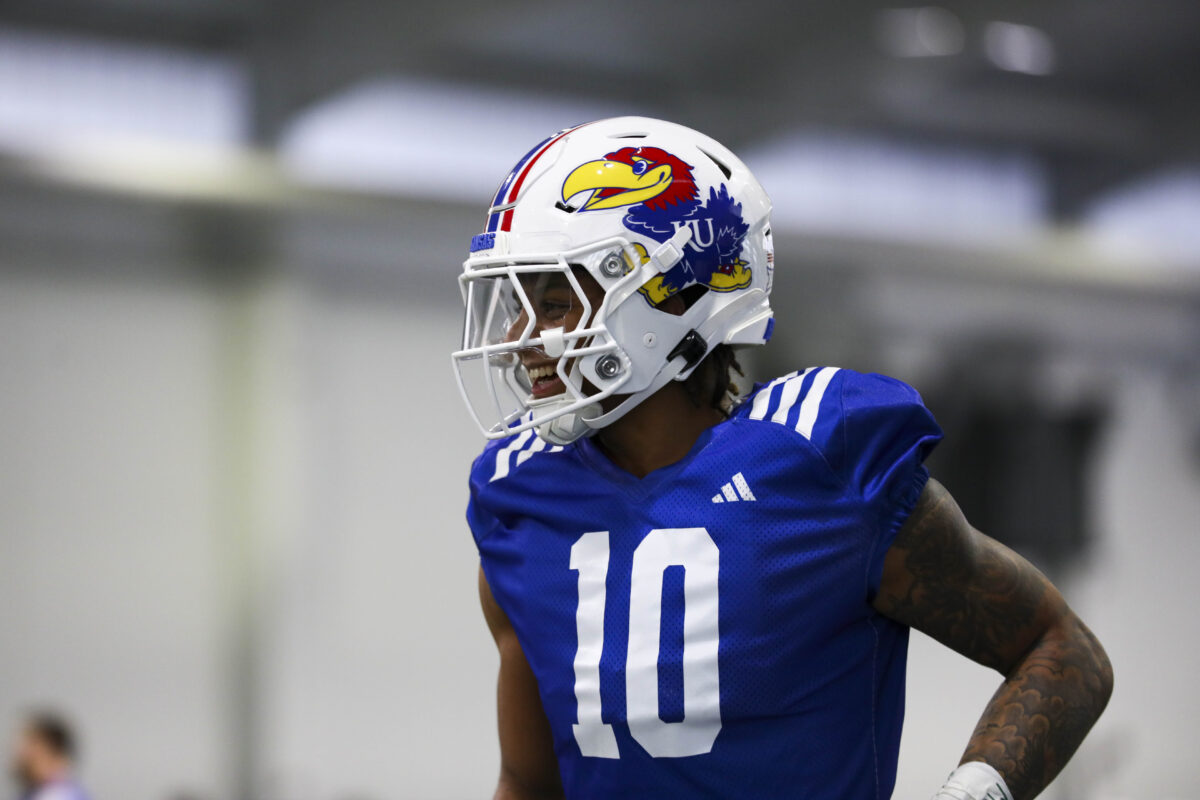 Wentz brings physicality as ‘bouncer’ of receiver group - KU Sports